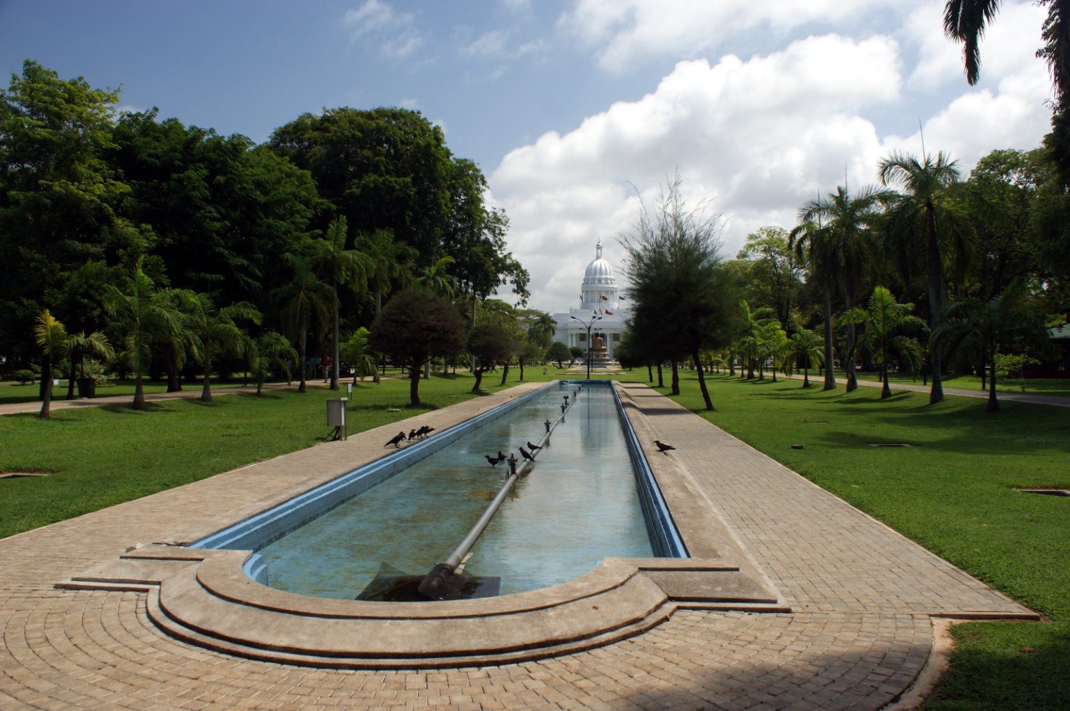 Uncover the Best of Colombo City Tour with GP Tours